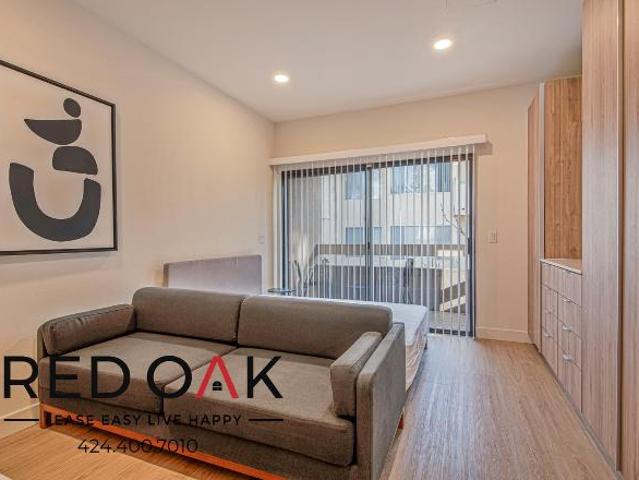 Studio, 1 bath, Condo 7810 Topanga Canyon Blvd