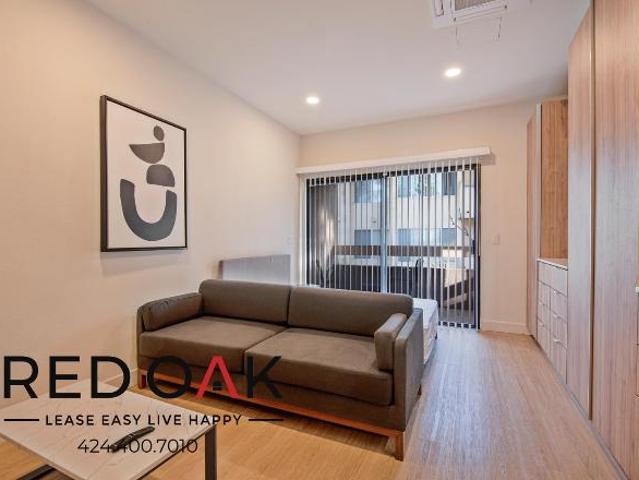 Studio, 1 bath, Condo 7810 Topanga Canyon Blvd