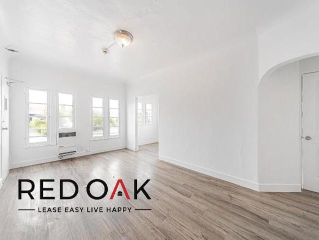 Studio, 1 bath, Condo 706 N St Andrews Pl