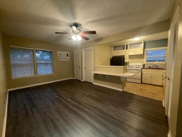 Studio, 1 bath, Condo 709 W 26th