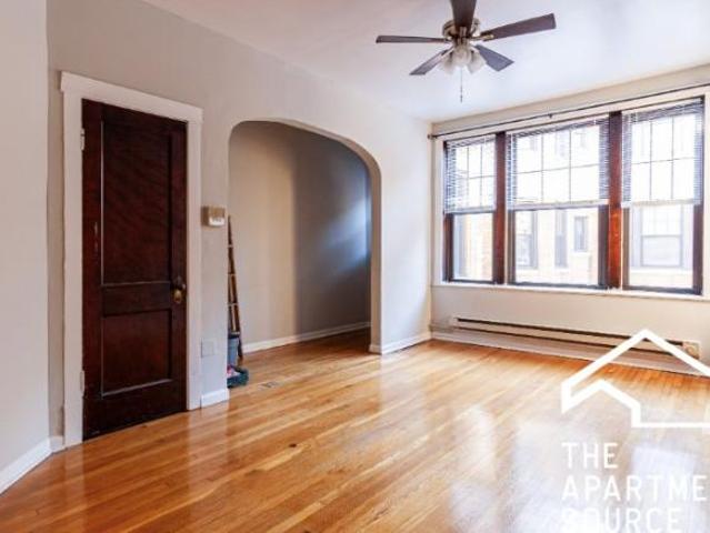 Studio, 1 bath, Condo 721 5 West Barry Ave