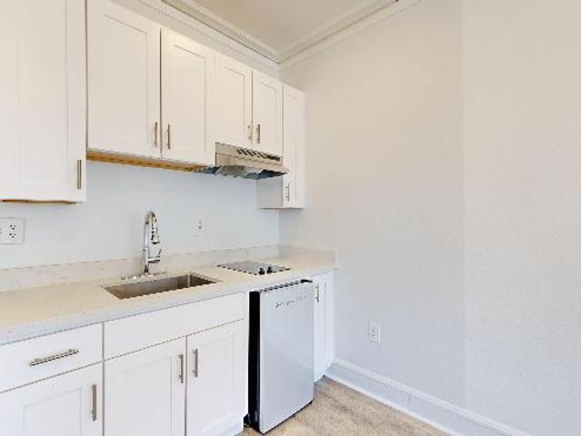 Studio, 1 bath, Condo 725 Ellis St