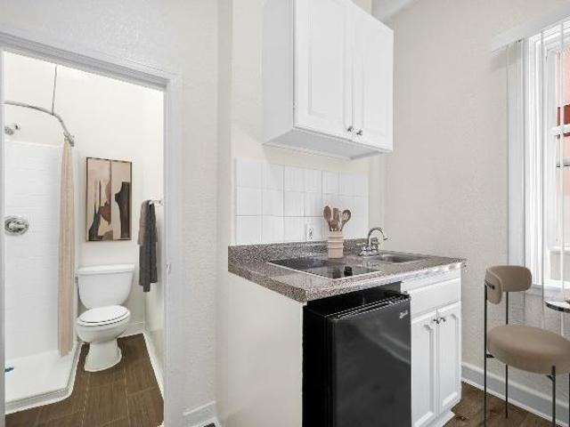 Studio, 1 bath, Condo 729 S Union Ave