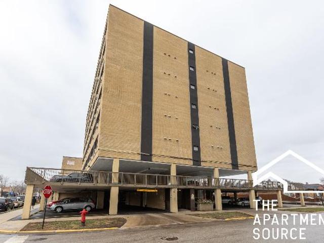 Studio, 1 bath, Condo 7300 West North Ave