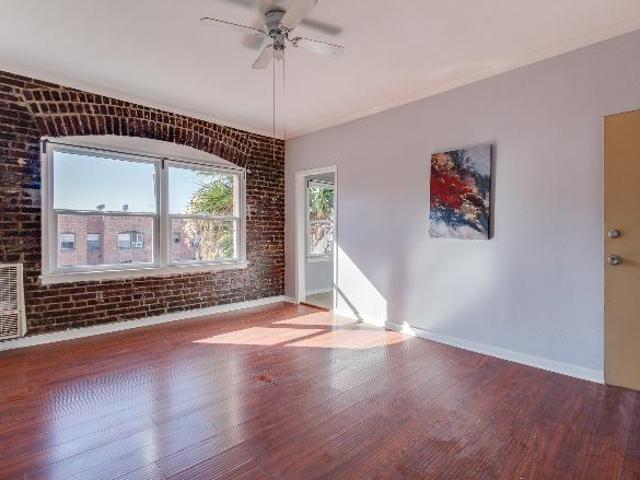 Studio, 1 bath, Condo 730 S Catalina St