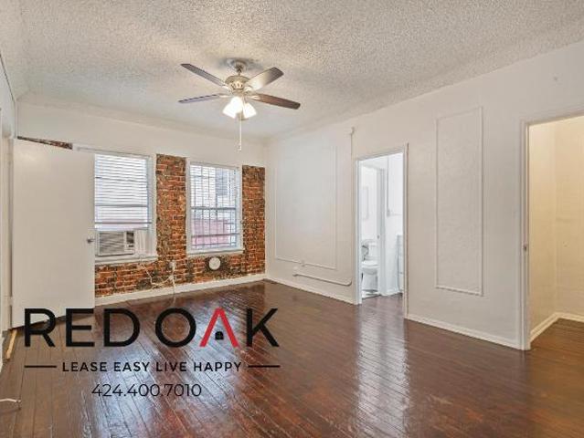 Studio, 1 bath, Condo 849 1/2 S Oxford Ave