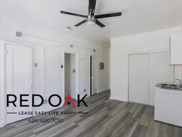 Studio, 1 bath, Condo 854 S Oxford Ave