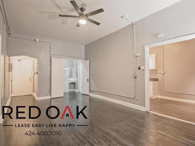 Studio, 1 bath, Condo 854 S Oxford Ave