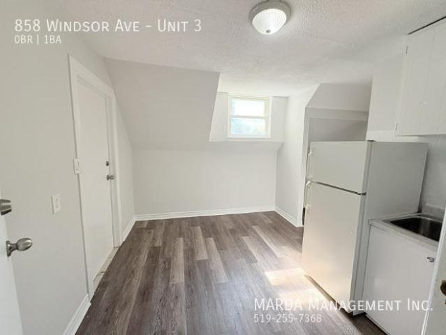 Studio, 1 bath, Condo 858 Windsor Ave