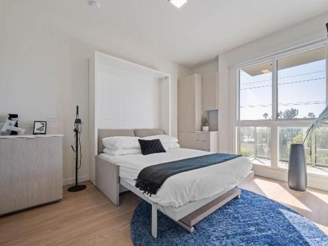 Studio, 1 bath, Condo 8820 Belford Ave