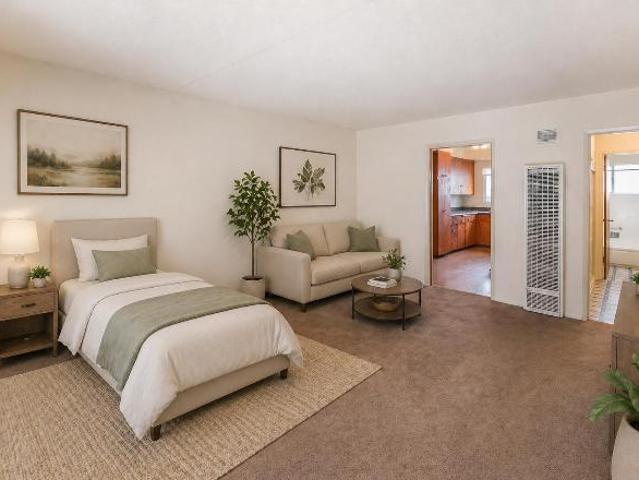 Studio, 1 bath, Condo 808 6th St
