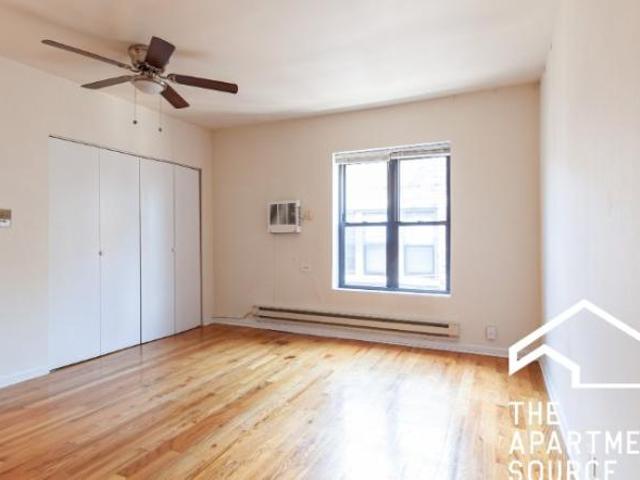 Studio, 1 bath, Condo 817 West Cornelia Ave