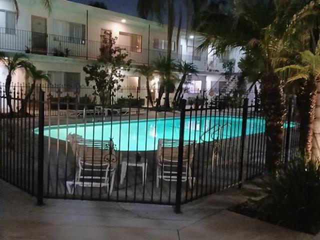 Studio, 1 bath, Condo 820 S Rosemead Blvd