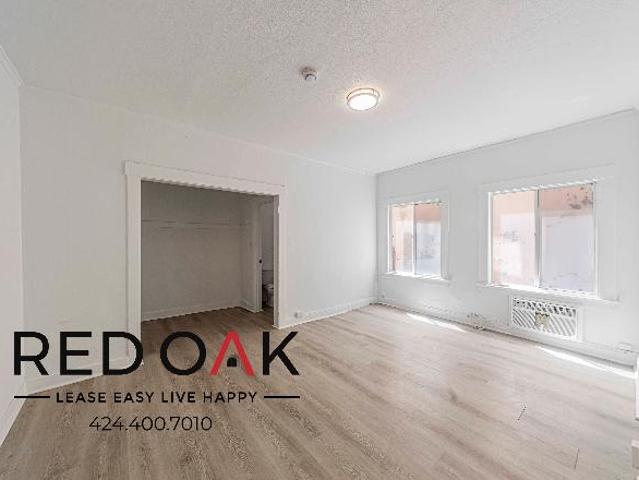 Studio, 1 bath, Condo 822 S Park View St