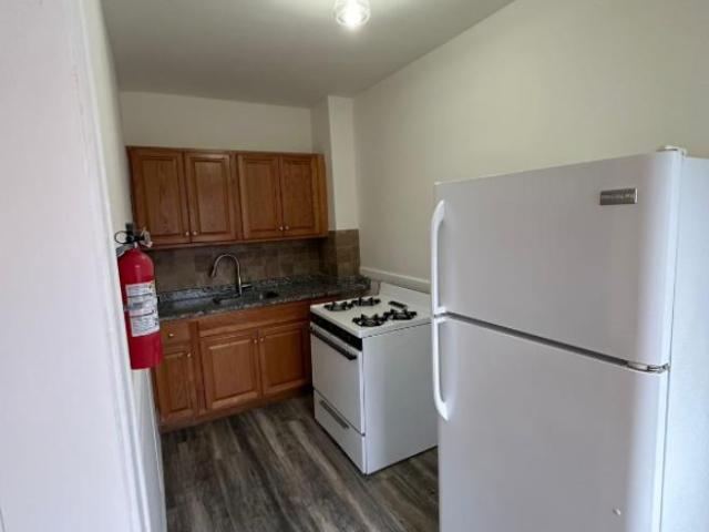 Studio, 1 bath, Condo 8302 Lake Ave
