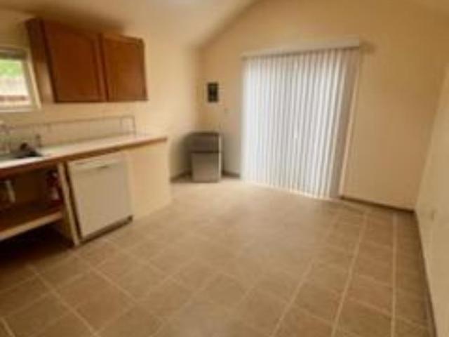 Studio, 1 bath, Condo 942 East Las Animas