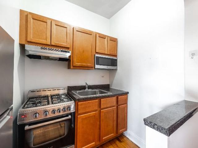 Studio, 1 bath, Condo 948 West Cuyler Avenue