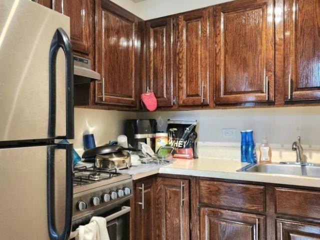 Studio, 1 bath, Condo 959 W Armitage Ave