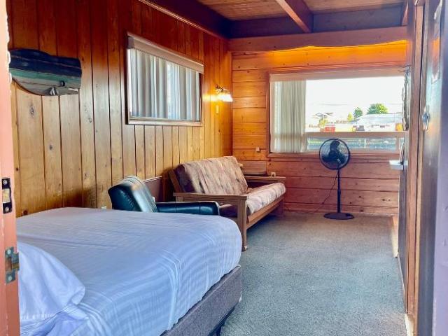 Studio, 1 bath, Condo 971 N Montesano St