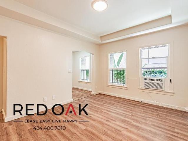 Studio, 1 bath, Condo 901 S Ardmore Ave