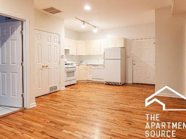 Studio, 1 bath, Condo 917 West Dakin St