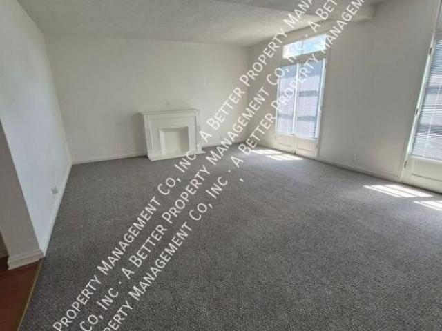 Studio, 1 bath, Condo 915 E Ocean