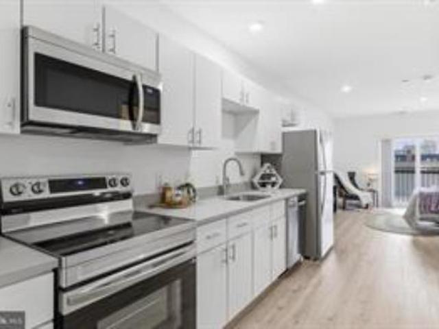 Studio, 1 bath, Condo 915 N Broad St