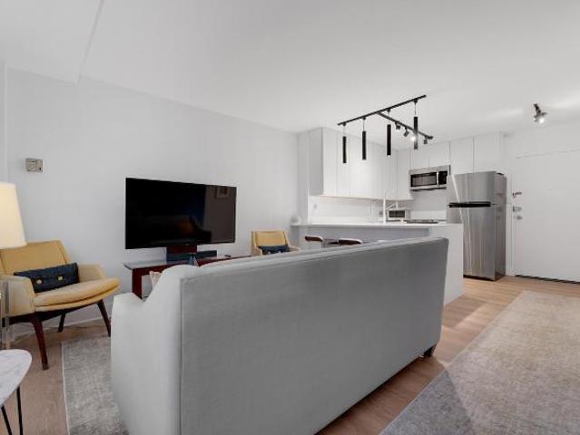 Studio, 1 bath, Condo 922 24th St Nw