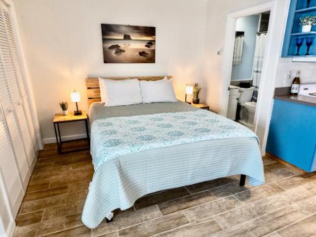 Studio, 1 bath, Condo 933 Ocean Boulevard