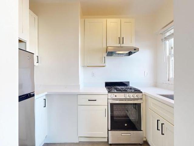 Studio, 1 bath, Condo 935 O&apos farrell St