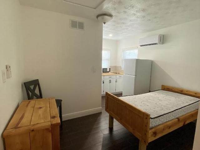 Studio, 1 bath, Single Family 1551 Palm Tree Dr