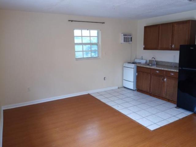 Studio, 1 bath, Single Family 16950 Ne 3rd Ct