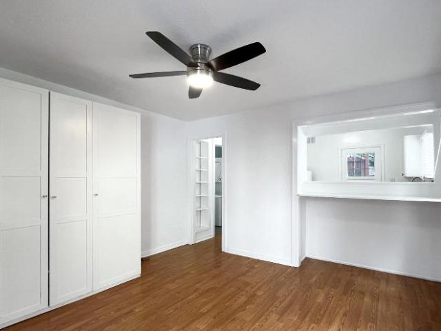 Studio, 1 bath, Single Family 208 38th Place