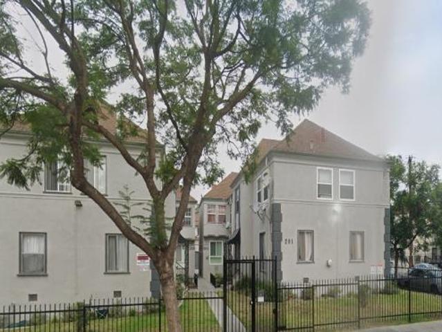 Studio, 1 bath, Single Family 201 S Kenmore Ave