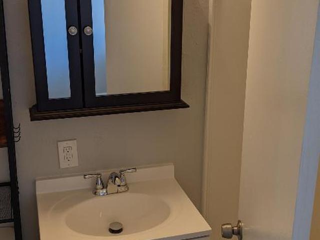 Studio, 1 bath, Single Family 2306 Garfield Ave Se