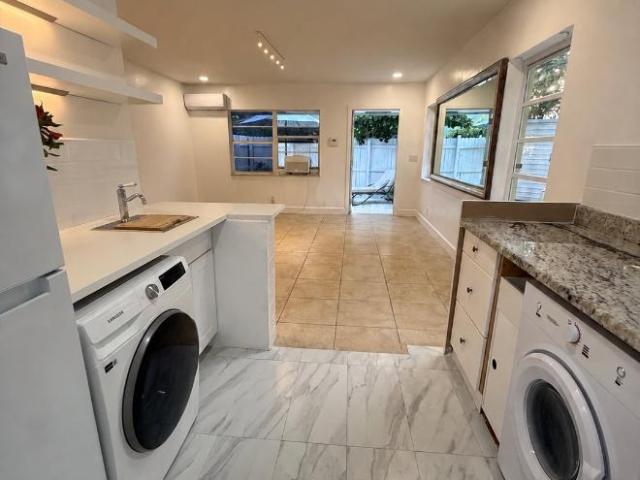 Studio, 1 bath, Single Family 231 Sw 15th Street