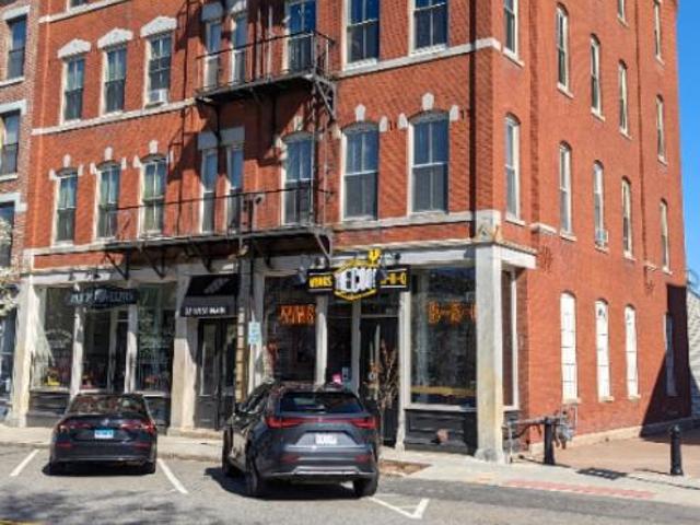 Studio, 1 bath, Single Family 32 W Main St