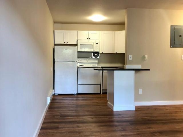 Studio, 1 bath, Single Family 3602 NE 73rd Pl