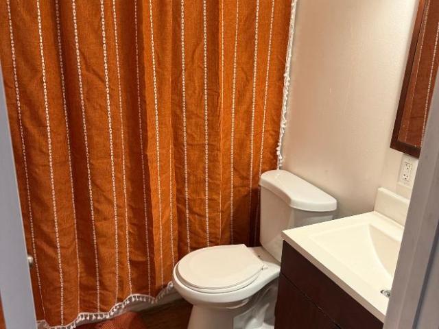 Studio, 1 bath, Single Family 4020 Blaine St NE