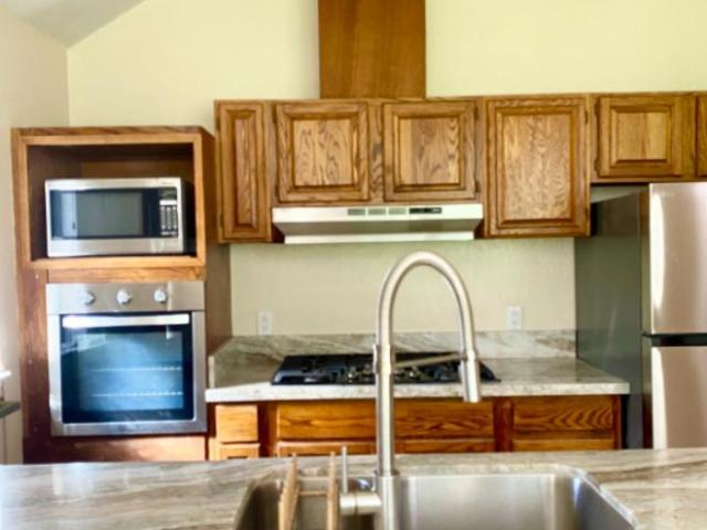 Studio, 1 bath, Single Family 477 E Sacramento Ave
