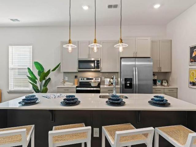 Studio, 1 bath, Single Family 5000 Seaforth St
