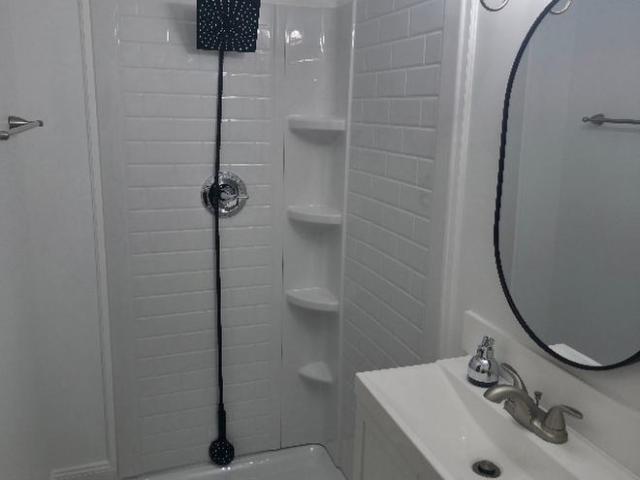 Studio, 1 bath, Single Family 524 W Pine Needle Ct