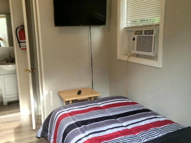 Studio, 1 bath, Single Family 5719 Shenandoah Dr