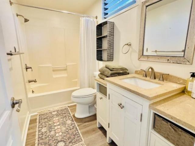 Studio, 1 bath, Single Family 77 6452 Leilani St