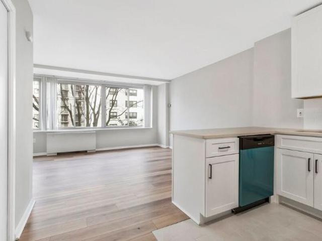 Studio, 1 bath, Single Family 922 24th St Nw