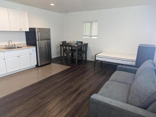 Studio, 1 bath, Single Family 993 Rosecrans St