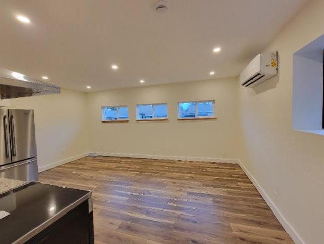 Studio, 1 bath, Townhouse/Brownstone/RowHouse 4115 SW 195th Ct