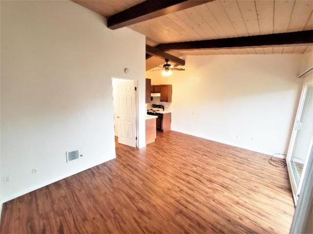 Studio, 1 bath, Townhouse/Brownstone/RowHouse 5063 Clairemont Mesa Blvd