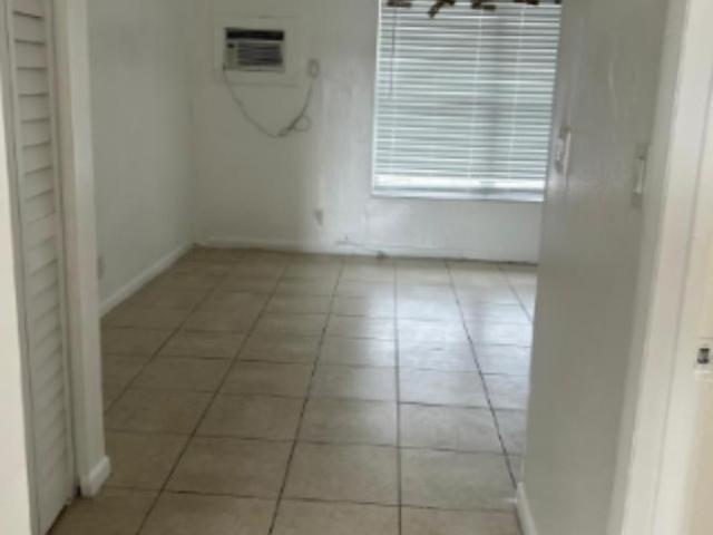 Studio, 1 bath, Townhouse/Brownstone/RowHouse 6000 NW 7th St