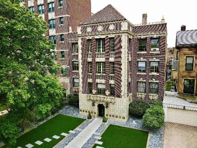 Studio, 1 bath, Townhouse/Brownstone/RowHouse 633 West Deming Place